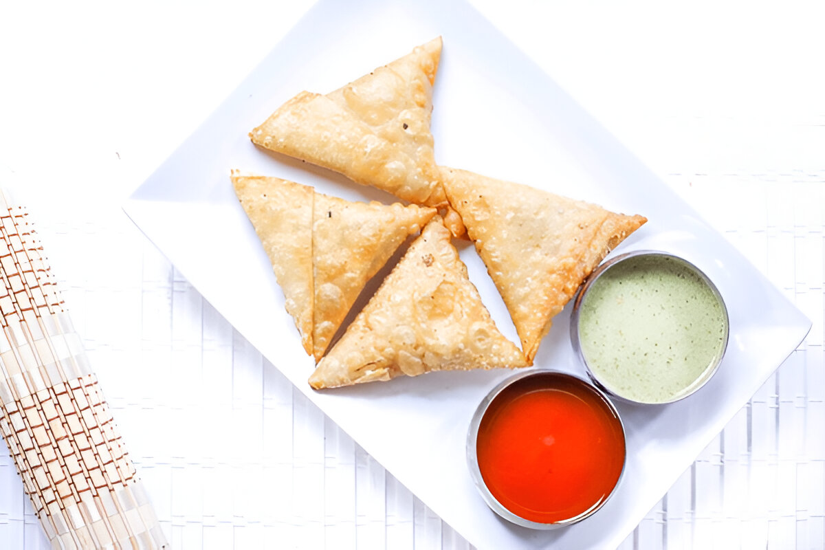 Hilib Sambuus (Fried Beef Dumplings)